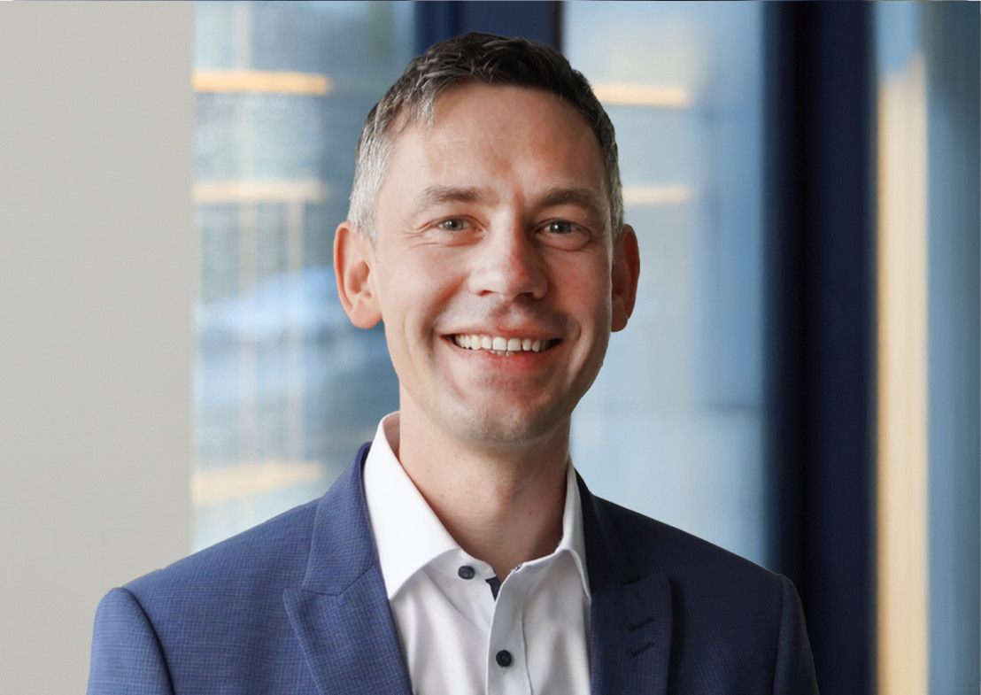 DATA MODUL management team & values